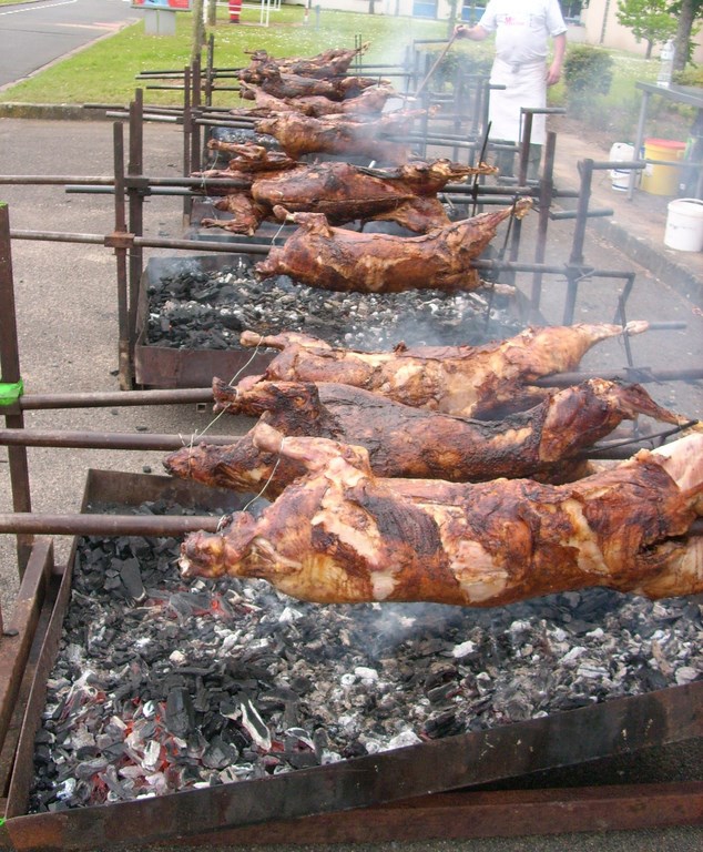 Méchoui mouton à Sigalens en Gironde (33), mechoui en Aquitaine - MAC ...